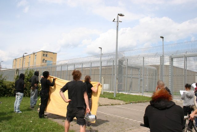 Solidarität mit Gefangenen der JVA Hannover | Anarchist Black Cross Berlin
